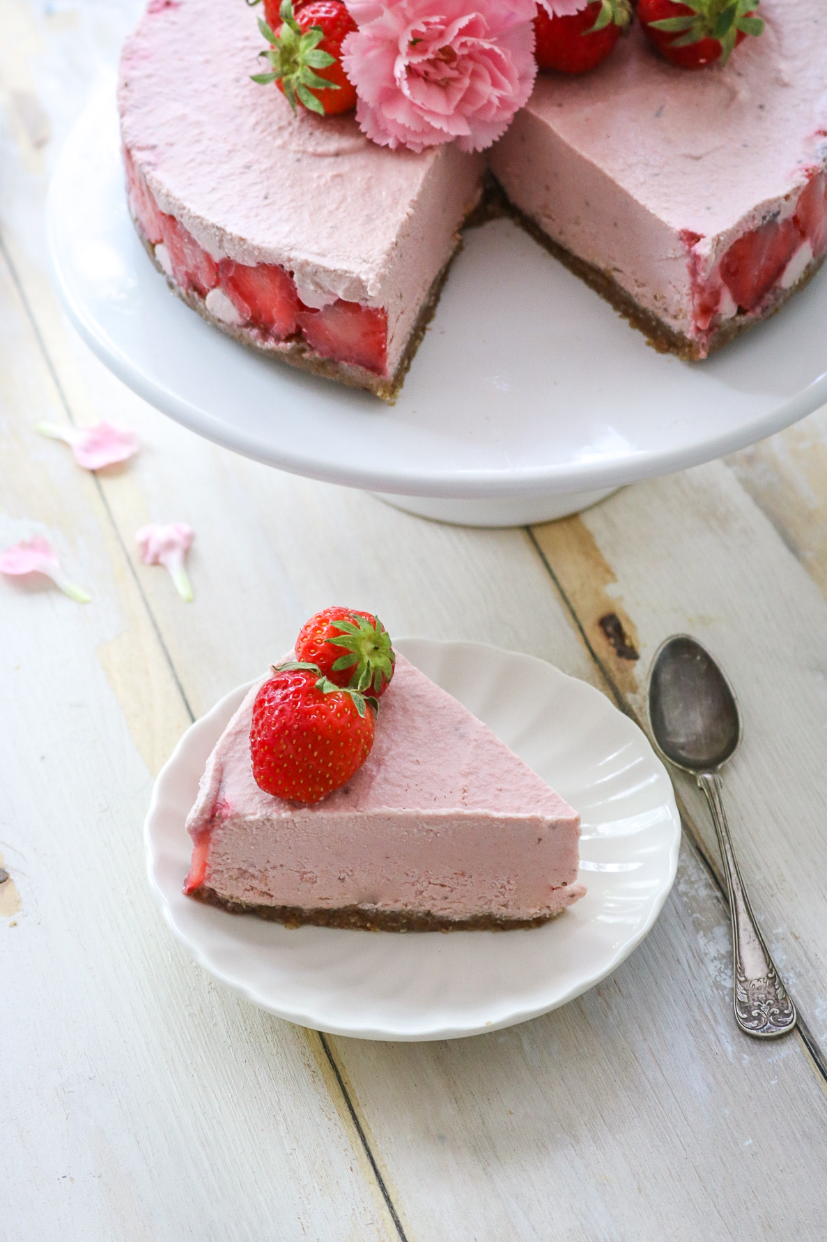 Nekeptas braškinis tortas// No Bake Strawberry Cake - Skanauk su Aušra